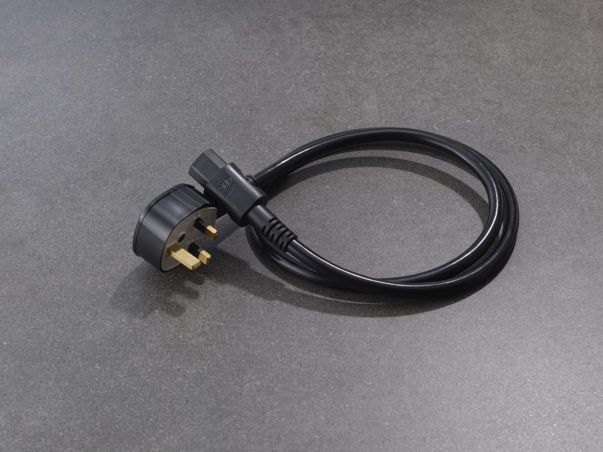QED XT5 and XT3 power cables promises clean, distortion-free current ...